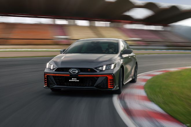 امباو empow نسخة رياضية للسباقات GAC Trumpchi empow R-style