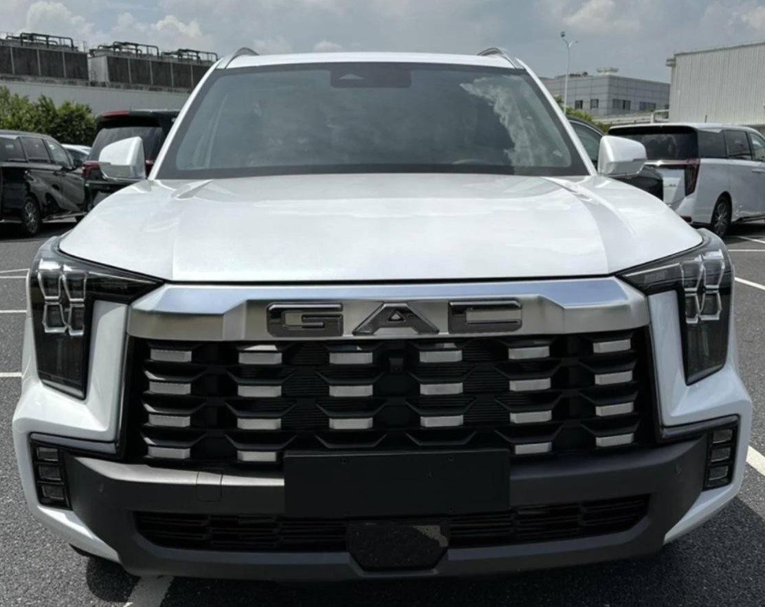 Trumpchi GS8 Traveler SUV - صور جديدة