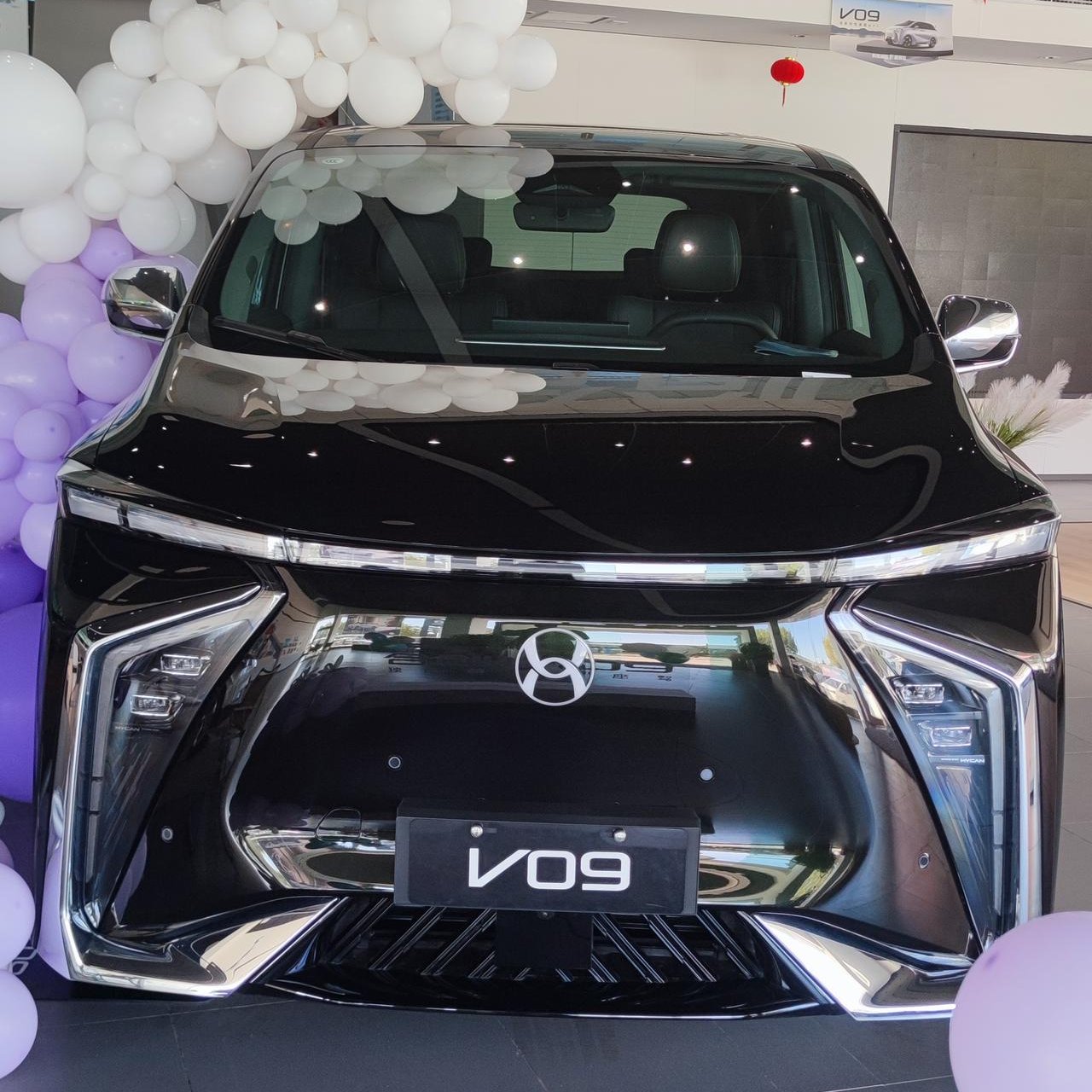 Hycan V09 MPV الكهربائية